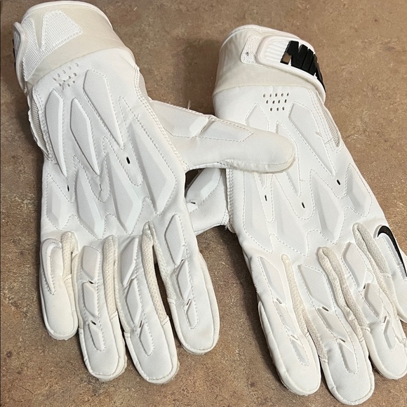Nike | Accessories | Used A Handful Of Times Nike Football Gloves ...